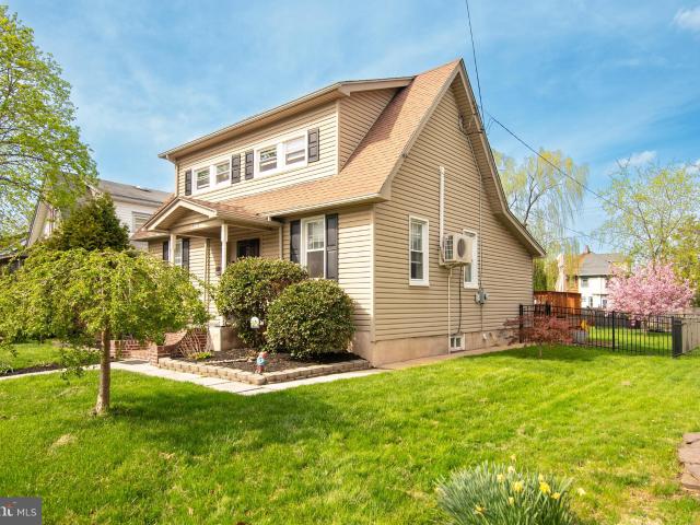 629 York Ave, Lansdale, PA 19446 | MLS #PAMC2175 | Compass