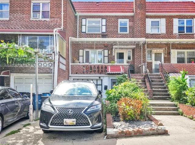 62 42 Main St, Flushing, NY 11367