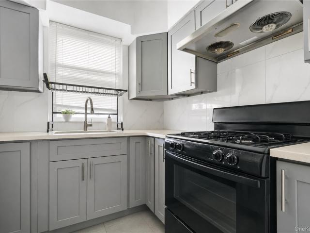 62 42 Main Street