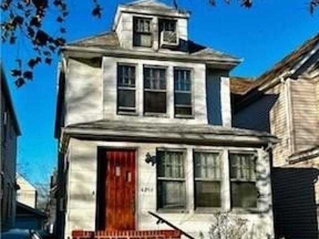 62 53 80 Rd, Glendale, NY 11385