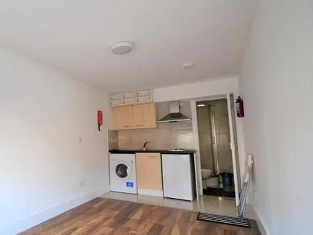 62 66 Park Parade, London, NW10 4JB, United Kingdom | 1 bed apartment for rent #167231941 | Rentberry