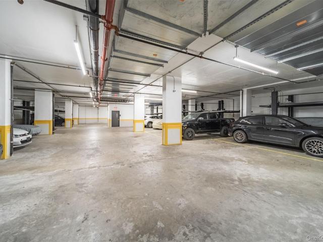 62 98 Woodhaven Blvd #S1