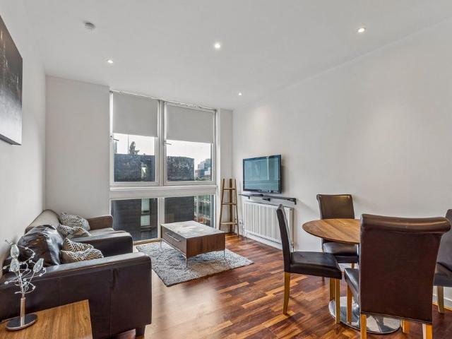 6/2, 21 Oswald Street