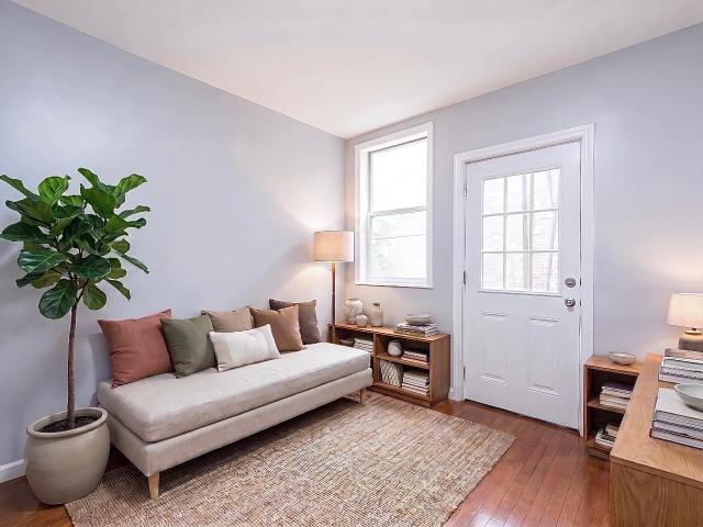 62 Van Reypen St