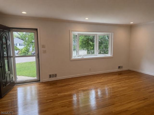 62 W Mcclellan Ave