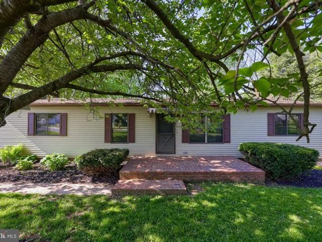 62 W Slokom Ave, Christiana, PA 17509