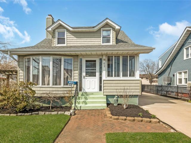 62 W 1st St, Freeport, NY 11520 | MLS #976986 | Compass