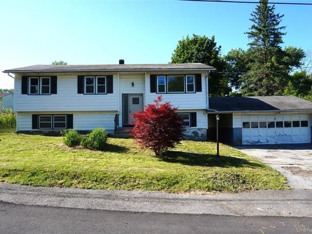 62 Warwick Rd, Carmel, NY 10512