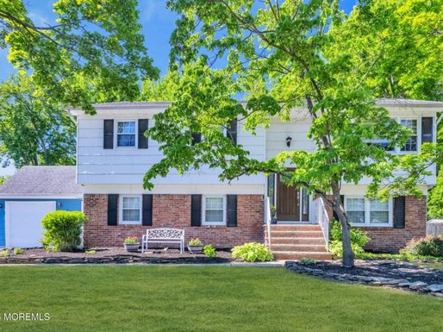 62 Warren Pl, Middletown, NJ 07748