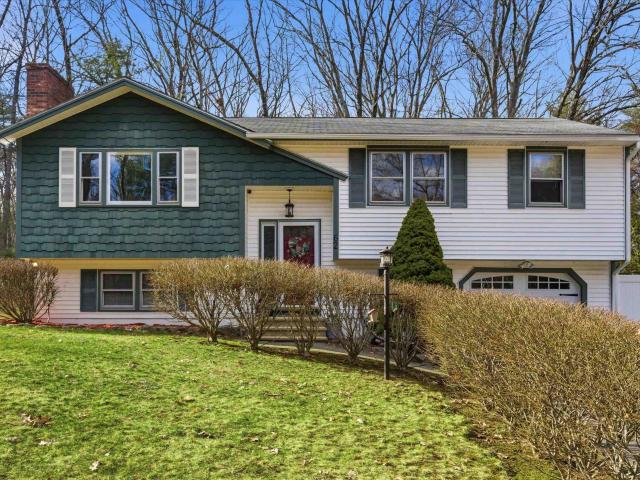 62 Wason Rd, Hudson, NH 03051 | MLS #5082 | Compass