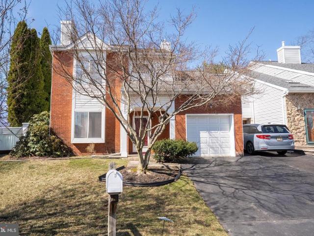62 Woodland Way