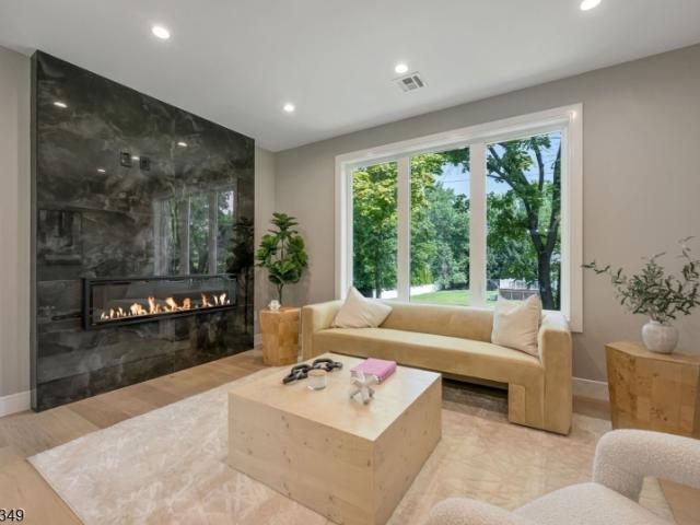 62 Asmus Rd
