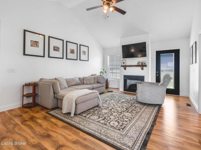 62 Bluegrass Dr