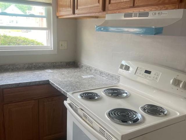 62 BT LLC. 2 Bedroom Apartment for Rent at 367 Broadview Ter, Hartford, CT 06106 Behind the Rocks