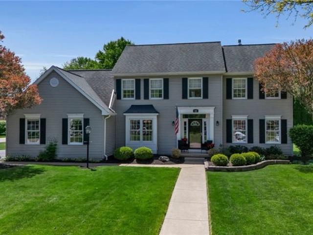 62 Burbank Dr, Orchard Park, NY 14127