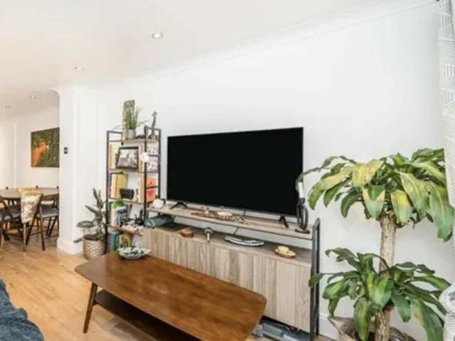 62 Cambria Road, London, SE5 9AS, United Kingdom | 2 bed apartment for rent #138594502 | Rentberry