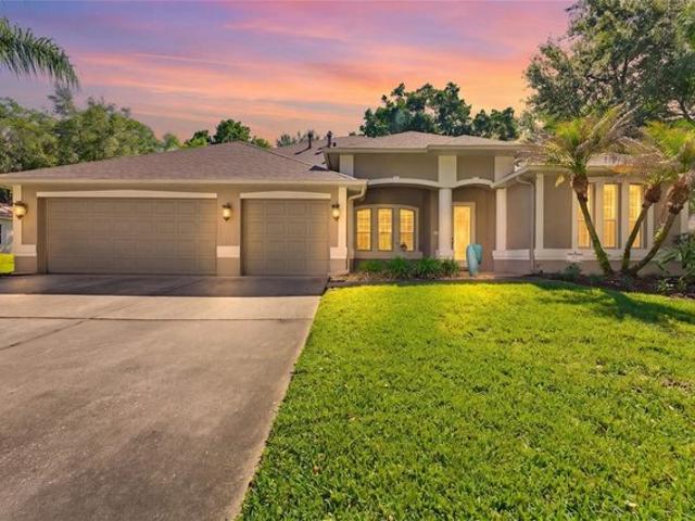 62 Camelot Ridge Dr, Brandon, FL 33511
