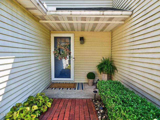 62 Commonwealth Drive