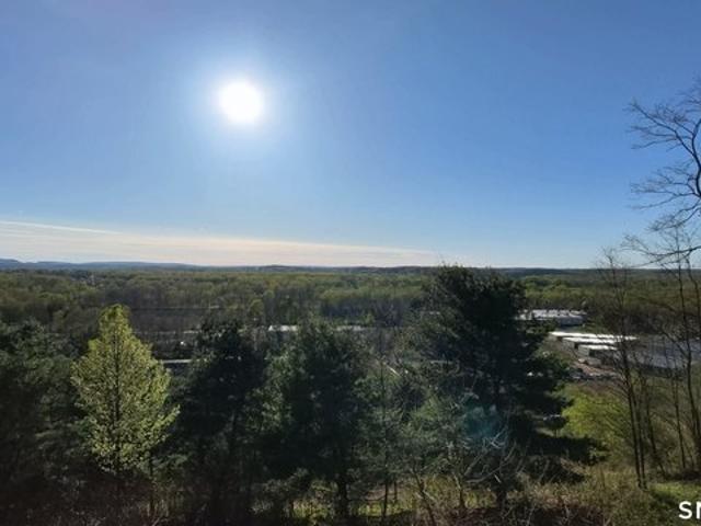 62 Cornwall St, Portland, CT 06480