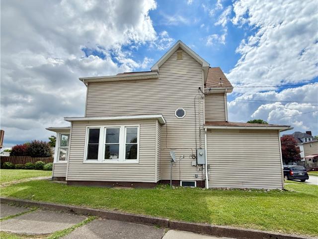 62 E Highland Ave