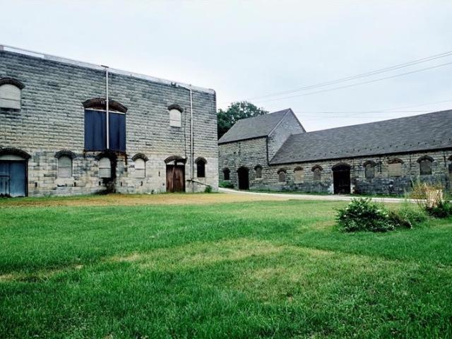 62 Fairview/325 Oak Hall