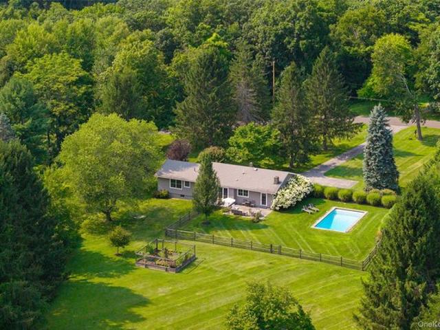 62 Frost Rd, Rhinebeck, NY 12572