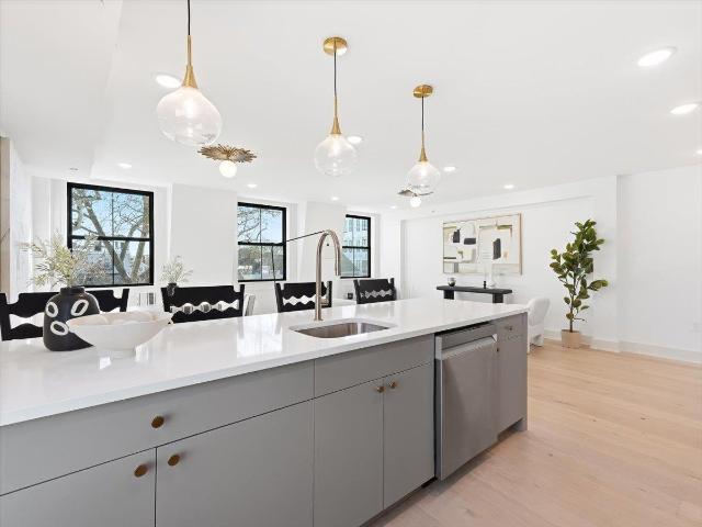 62 Gardner Ave # 3