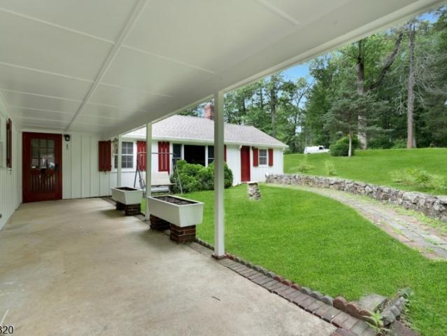 62 Gaston Rd