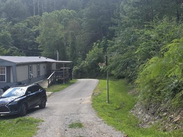 62 Harley Dr, Stinnett, KY 40868