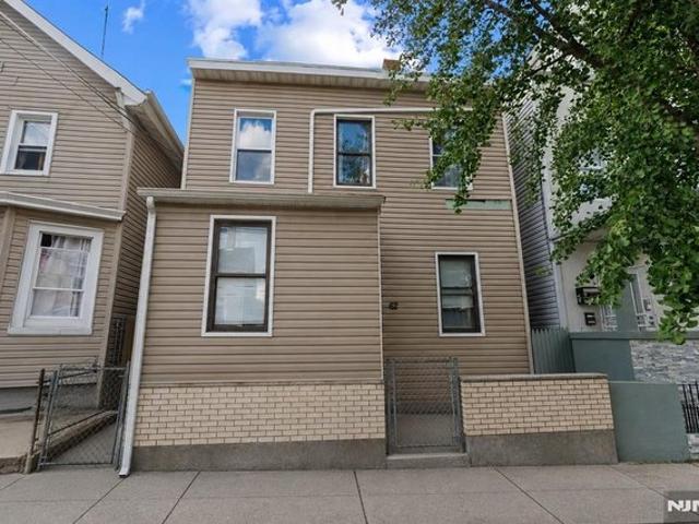 62 Highland St, Paterson, NJ 07524