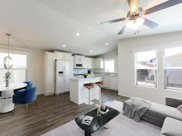 62 Hummingbird Ln