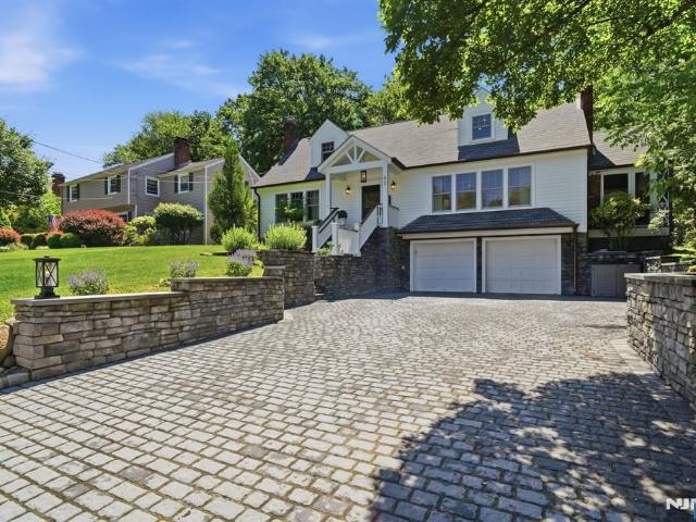 62 Jacobus Avenue