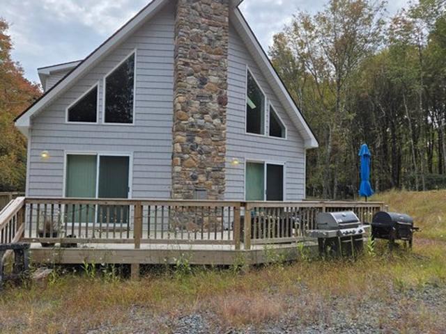 62 Johnson Ln, Albrightsville, PA 18210