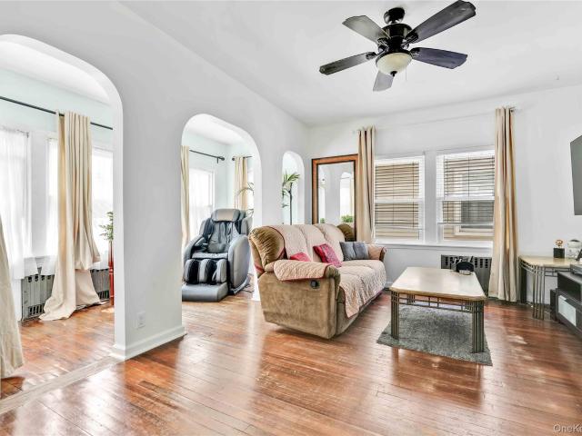 62 Leaman Place