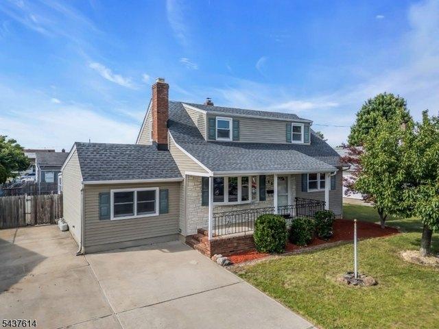 62 Louise Dr, Manville, NJ 08835