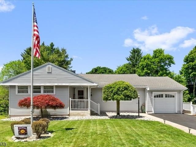 62 New St, Hampton Boro, NJ 08827