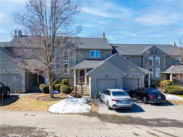 62 Nipmuc Trl Unit C, North Providence, RI 02904