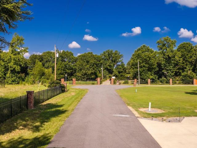 62 Place Lane