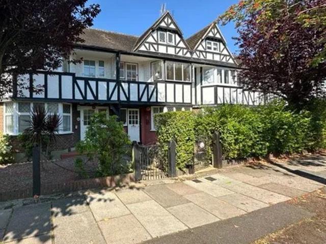 62 Princes Gardens, London, W3 0LQ, United Kingdom | 3 bed duplex for rent #124954510 | Rentberry