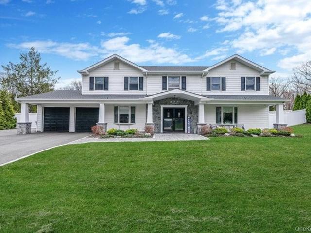62 Randolph Dr, Dix Hills, NY 11746