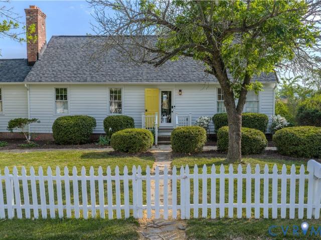 62 Riverside Dr, Lancaster, VA 22503 | MLS #2611 | Compass