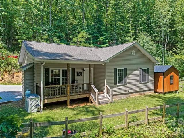 62 Robin Ln, Waynesville, NC 28786