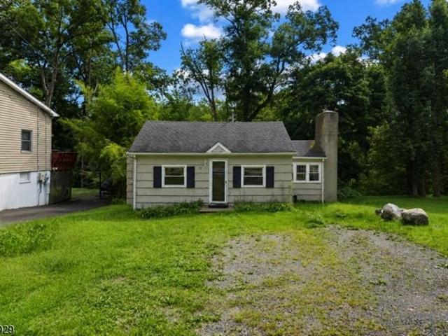 62 S Cherry Rd, Jefferson Township, NJ 07849
