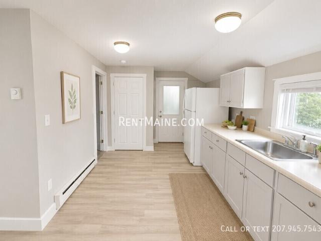 62 State St. Apt 1 bed, 1 full bath