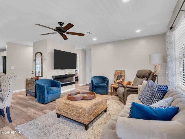 62F Buckingham Drive Unit 100f
