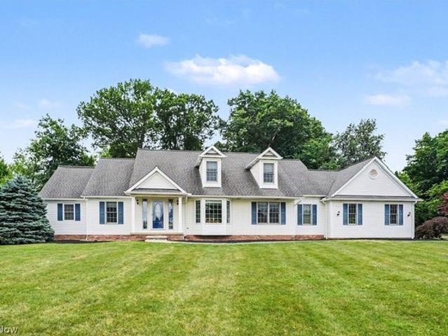 6304 Longspur Rd, Highland Heights, OH 44143