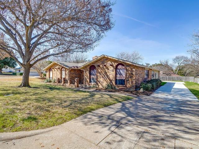 6304 Wakeland Ct, Fort Worth, TX 76133 | MLS #21187 | Compass