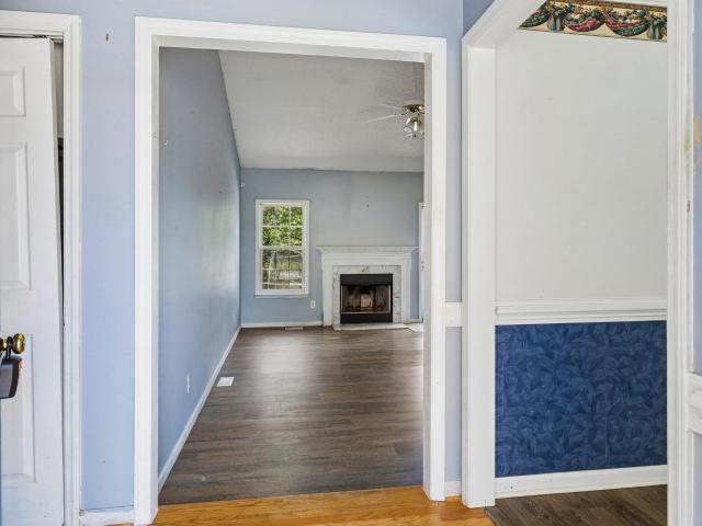 6304 Walnut Glen Drive
