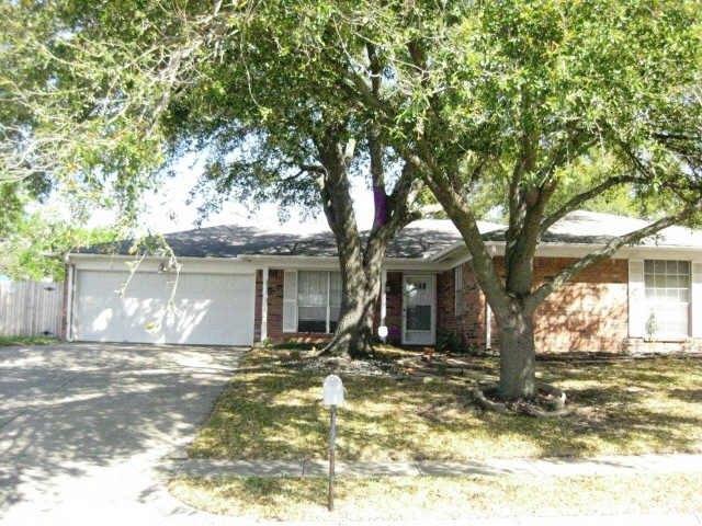 6305 Arthur Dr, Edgecliff Village, TX 76134