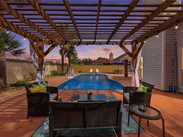 6305 Fitzhugh Drive